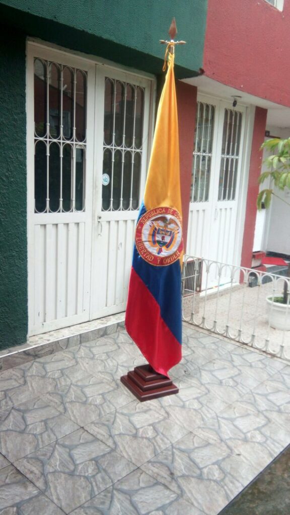 Fábrica de Astas para Bandera, Mástiles - RaqLe